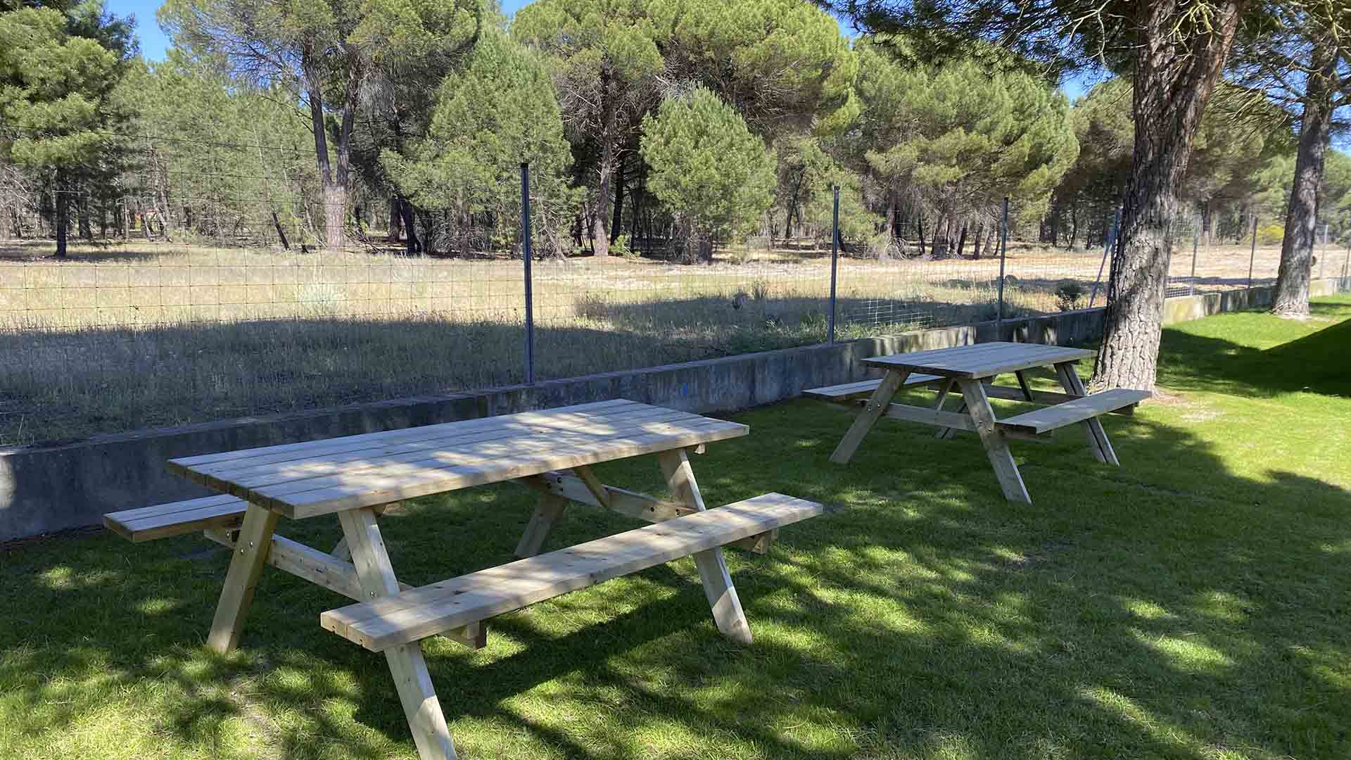 Mesas de exterior de madera perfectas para picinic